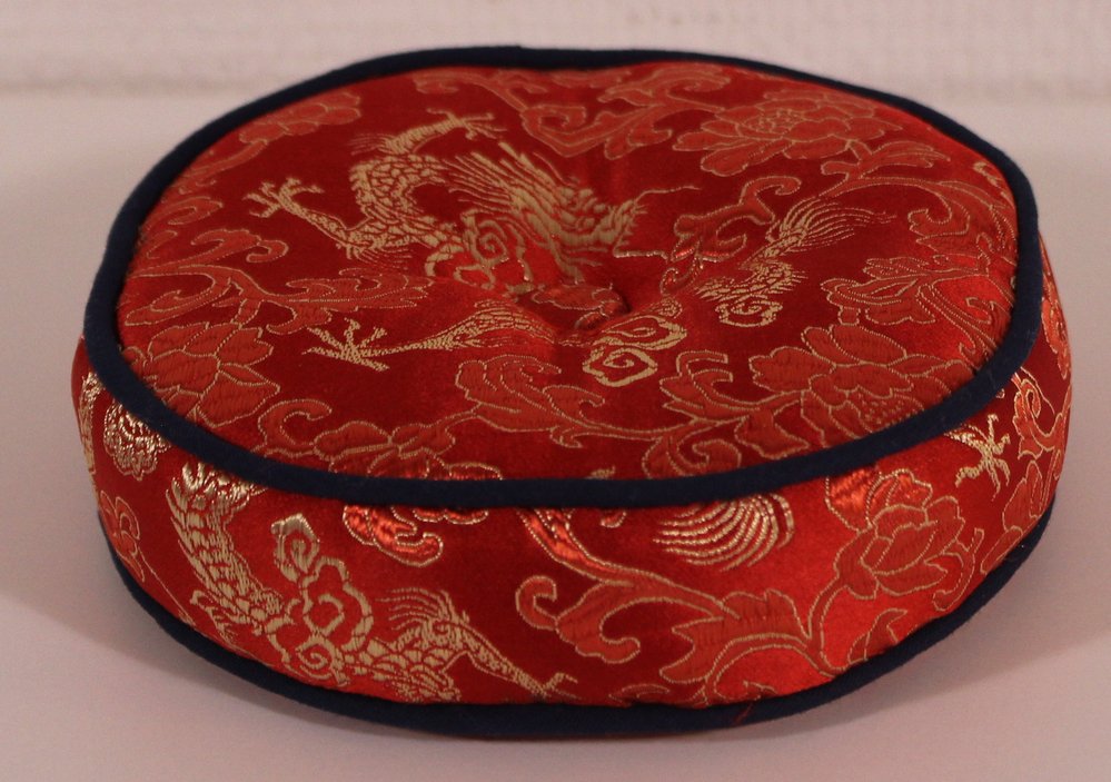 Rund pude til Syngeskål, stor - Rød - Syngeskåle - klangskåle & lyd ...